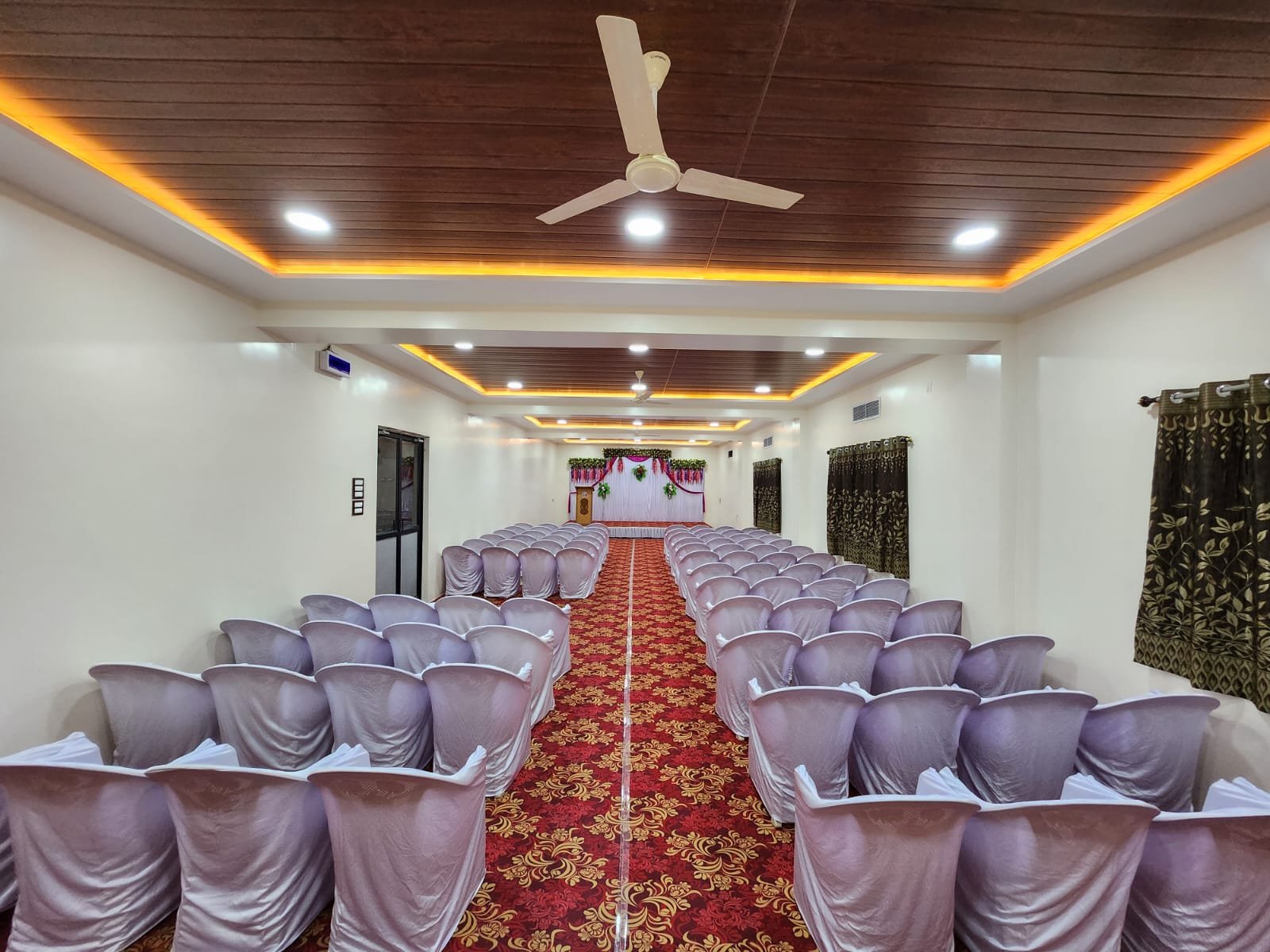 Food Court & Resturant – Vrindavan Amusement & Water Park